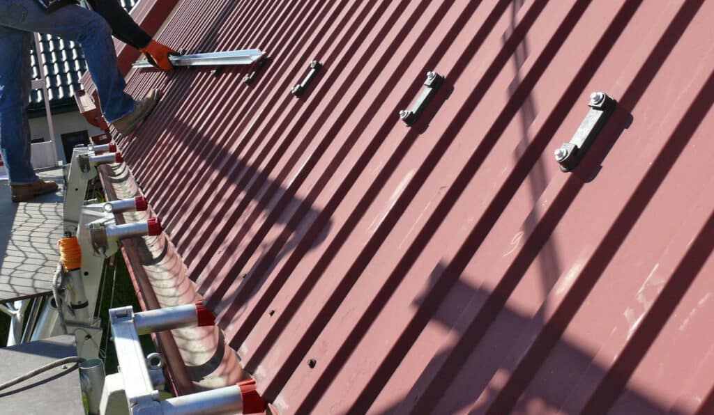 K2 BasicRail System auf Sandwichpaneelen - K2 Systems