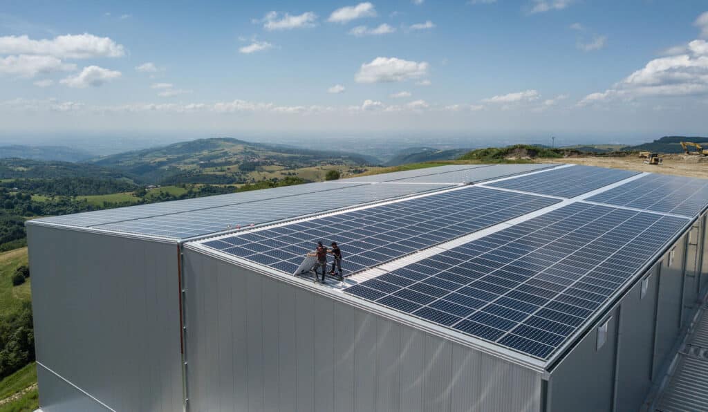 K2 BasicRail System auf Sandwichpaneelen - K2 Systems